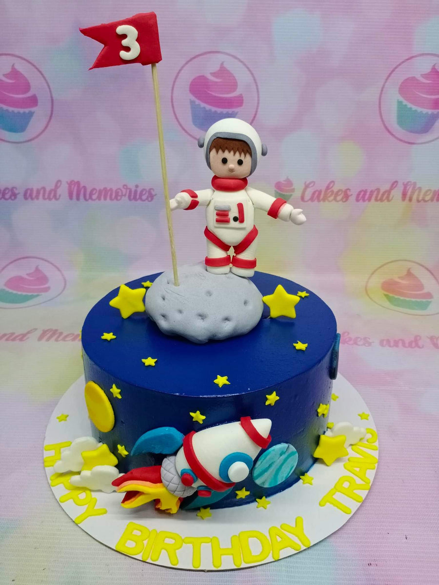 Space Cake - 1140 – Cakes and Memories Bakeshop